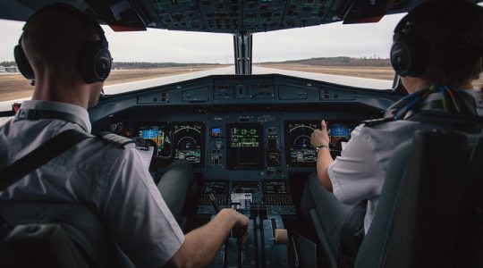 How to Become a Pilot: A Complete Guide - Pilot Institute