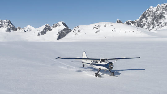 Can Planes Fly in Snow? Deicing and Flying in Snowy Conditions - Pilot ...