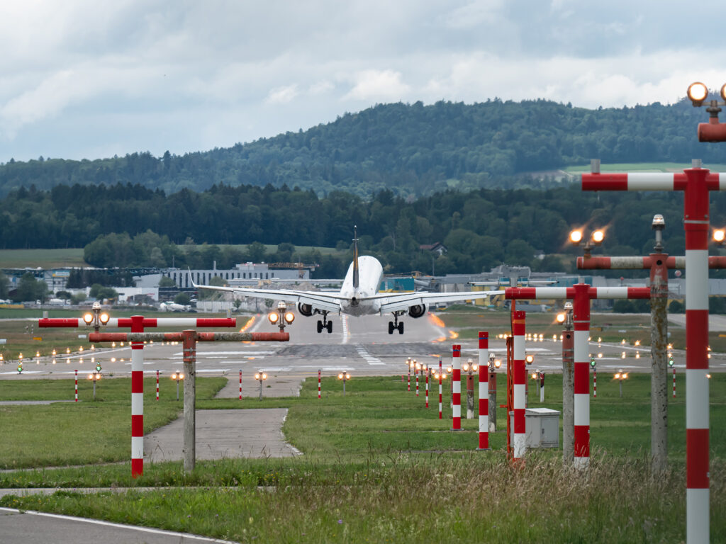 Understanding Crosswind Landings: Takeoffs and Landings - Pilot Institute