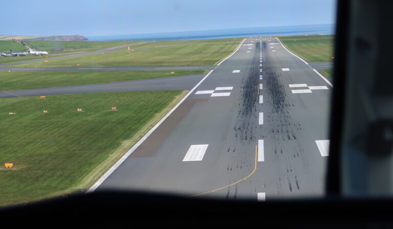 How to Perfect Your Airplane Landings - Pilot Institute