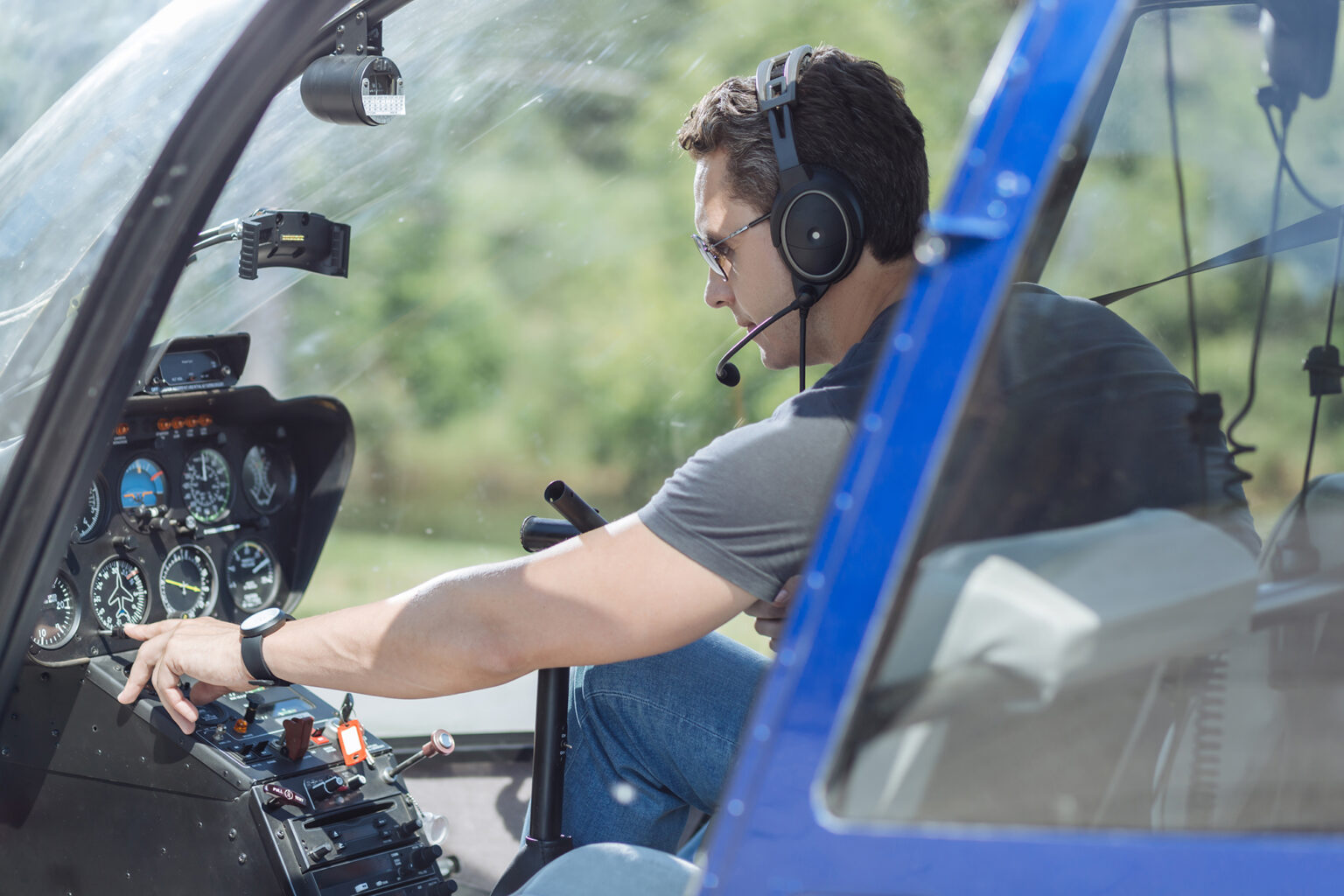 How To Become A Helicopter Pilot Pilot Institute