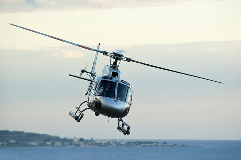 Learning to Hover a Helicopter - Pilot Institute
