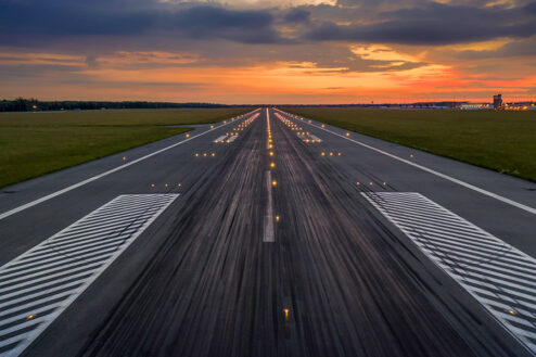 Everything You Need To Know About Taxiway Lighting - Pilot Institute
